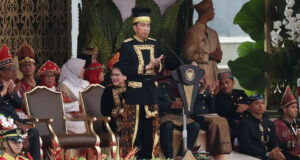 Mengenal Baju Adat Kustin, Ini Filosofi dan Desainnya yang Indah!