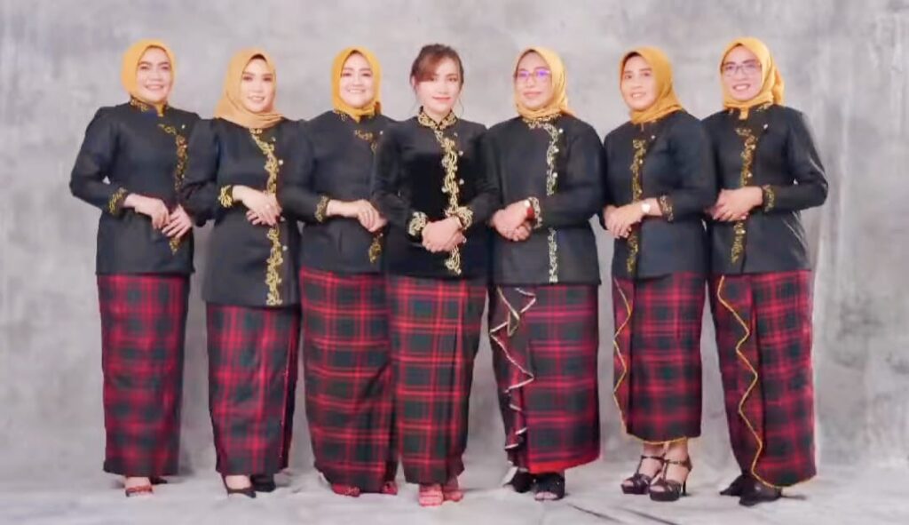 5 Jenis Baju Adat Kalimantan Timur untuk Dikenali