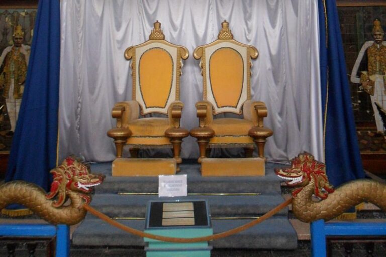 8 Peninggalan Kerajaan Kutai Kartanegara dan Penjelasannya