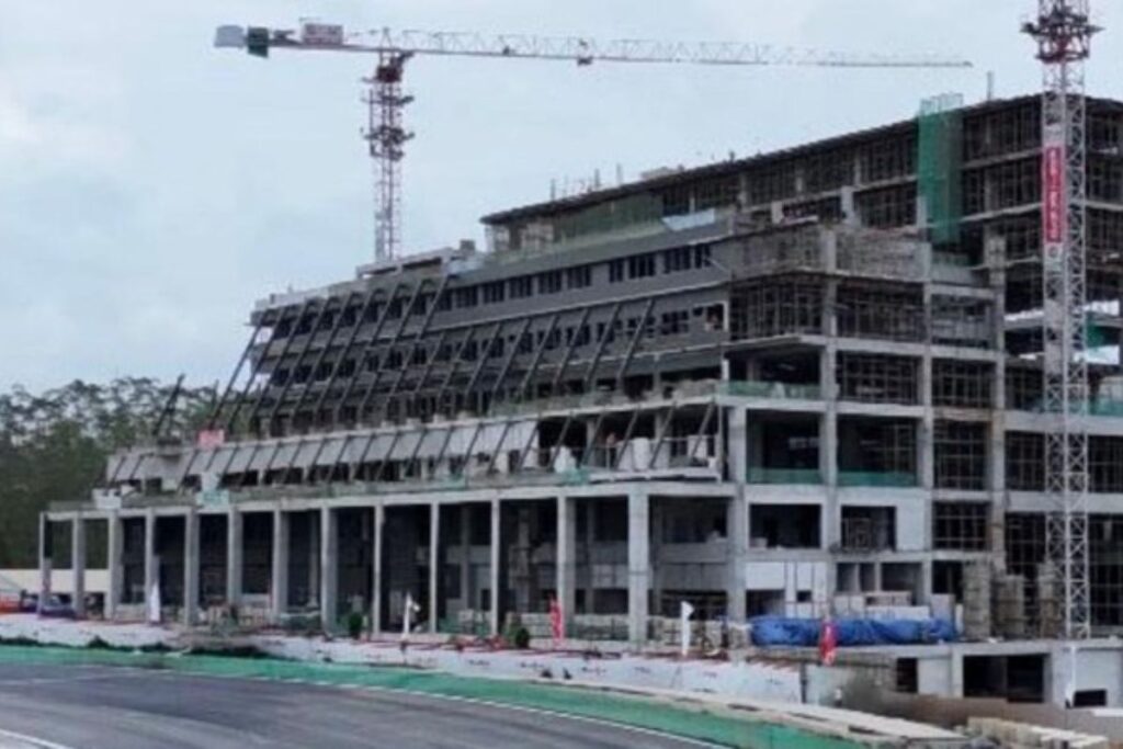 Bedah Arsitektur Rumah Sakit Vertikal IKN Karya Andra Matin