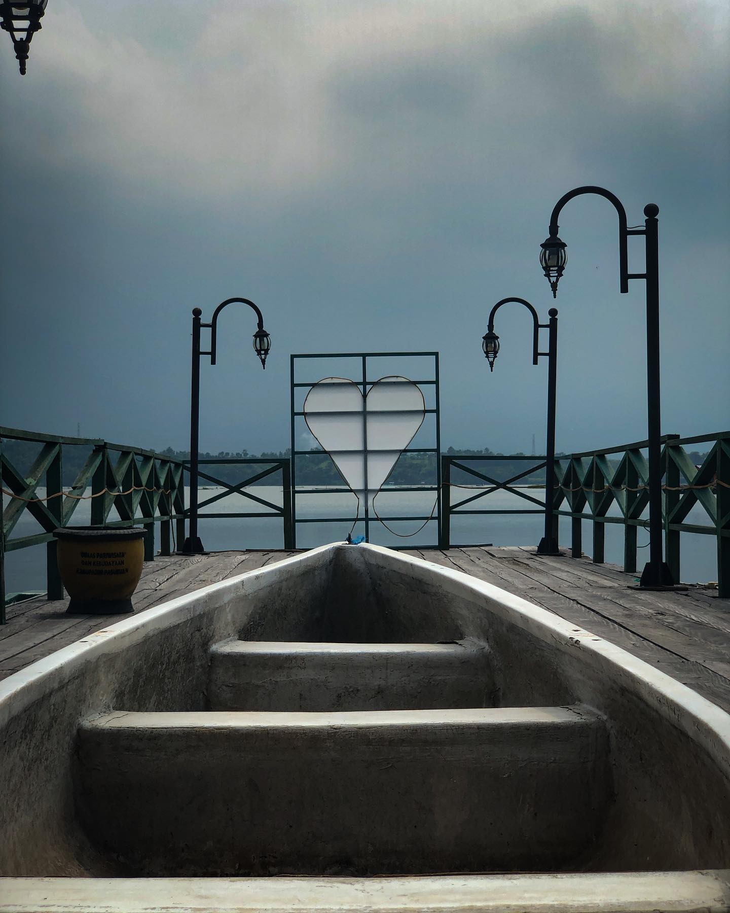 Wisata Danau Ranu Grati: Daya Tarik, Lokasi, Tiket & Asal-Usul