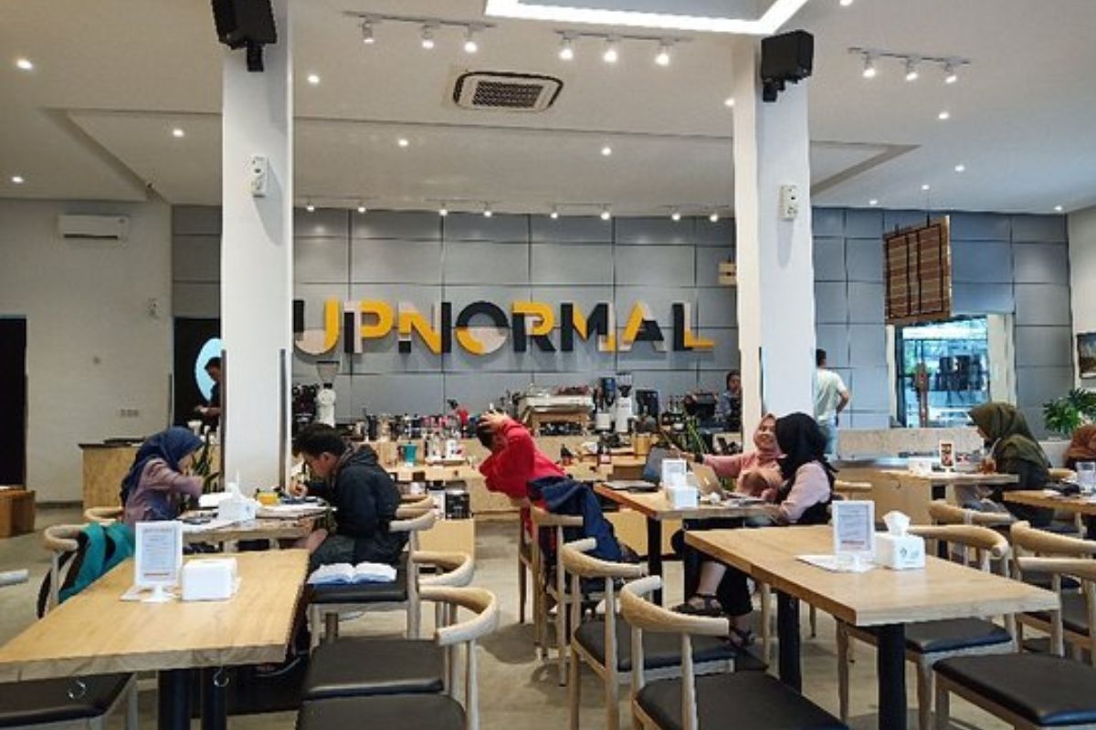 10 Cafe 24 Jam Bandung, Enak Buat Nugas & Nongkrong