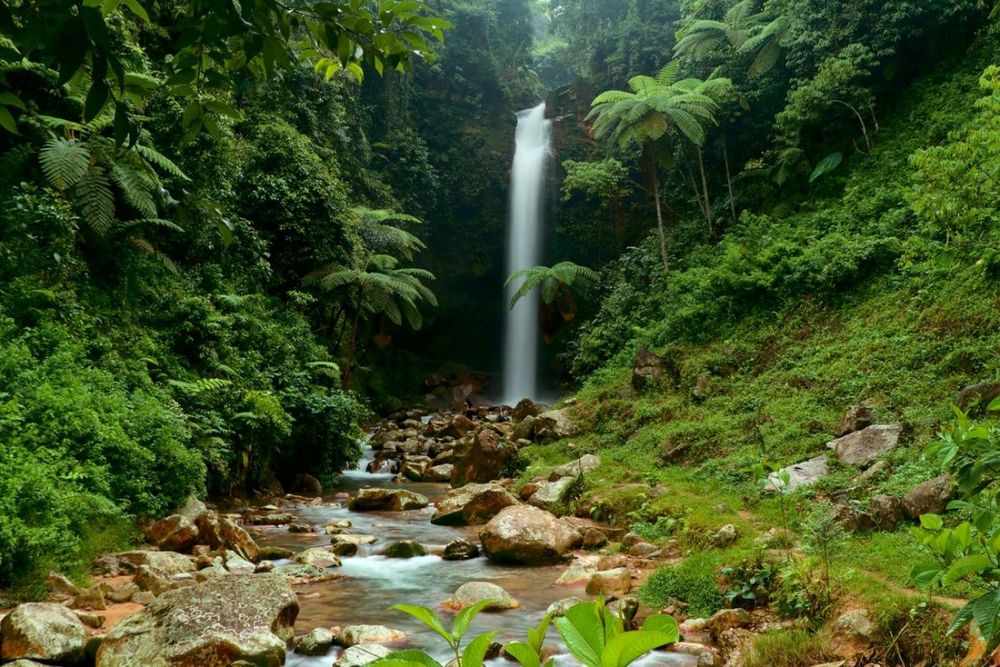 Pesona Indahnya Curug Cimarinjung Sukabumi, Cocok Buat “Healing”